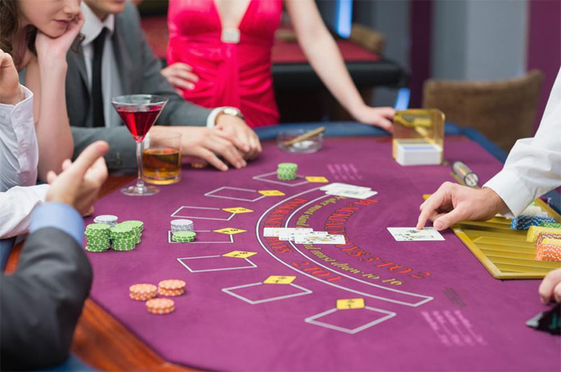 Do's and Don'ts of Organizing a Casino Night Party